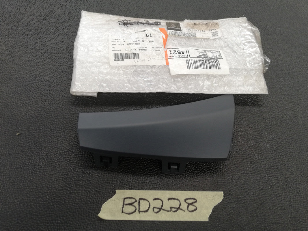 Original New Mercedes-Benz C-Class W205, C180 - C63 AMG 2019 Right Fro ...