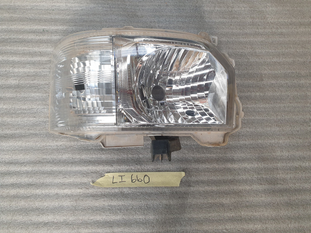 Toyota Quantum Right Headlight – Eazy Parts ZA